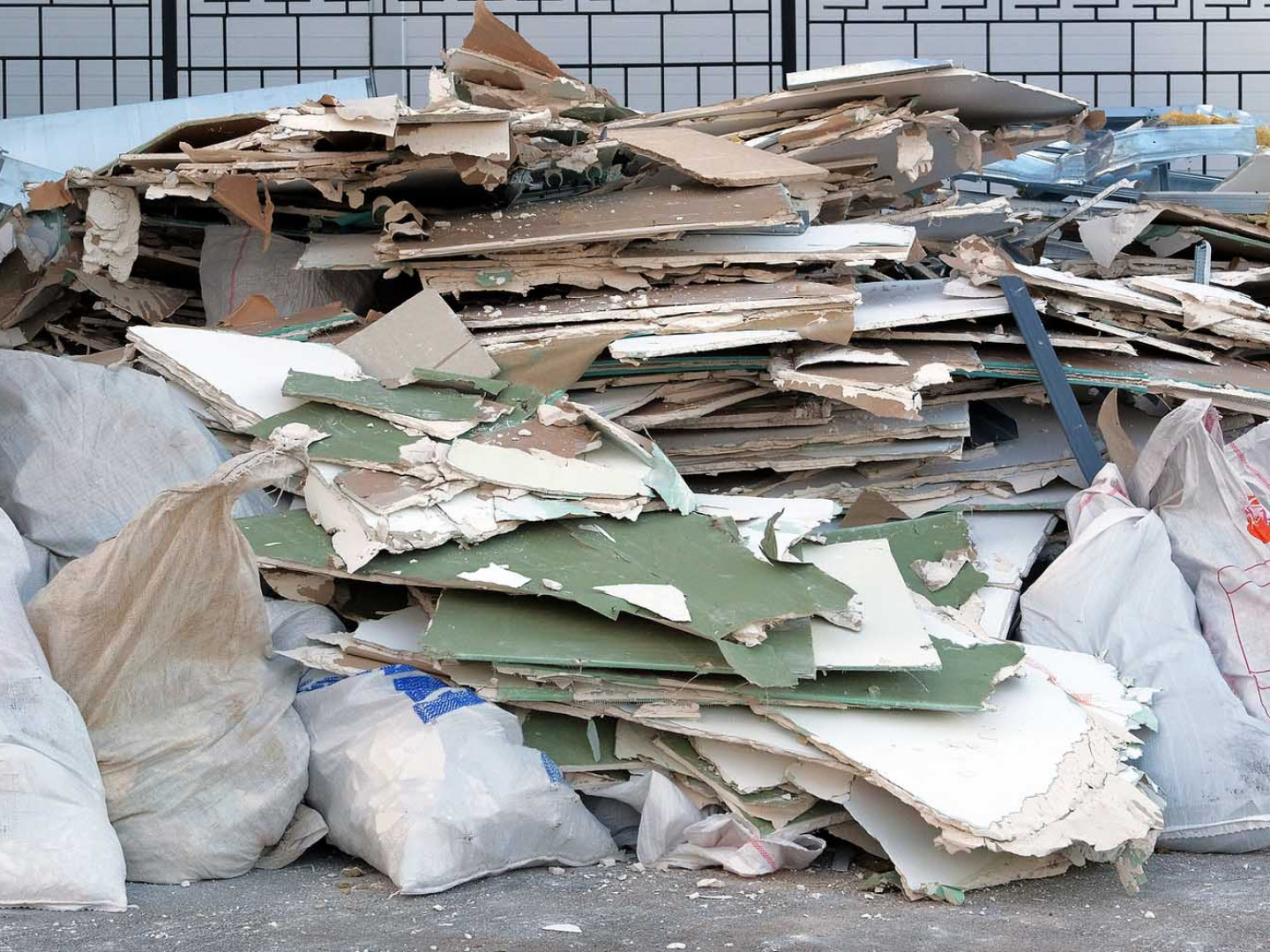 Residential Demolition & Apartment Cleanouts | Alvin, TX | Hauling ...